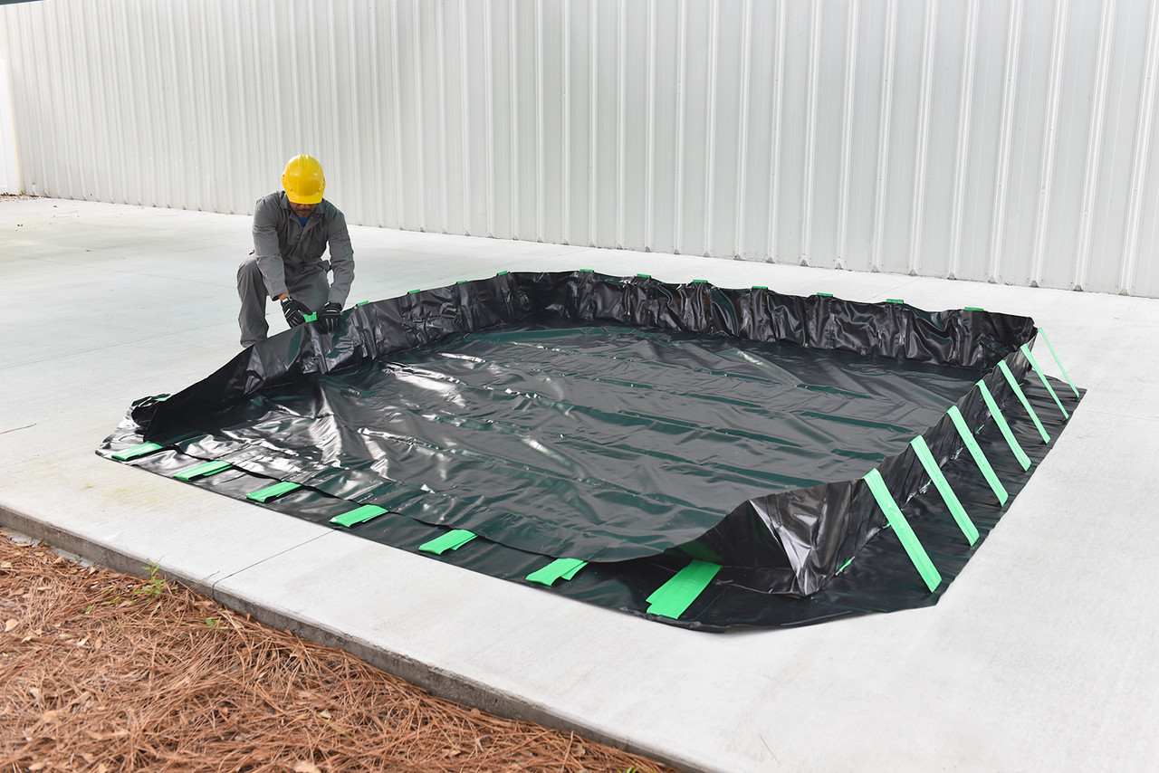 Ultratech Compact Spill Containment Berm - 6' x 6' x 12"