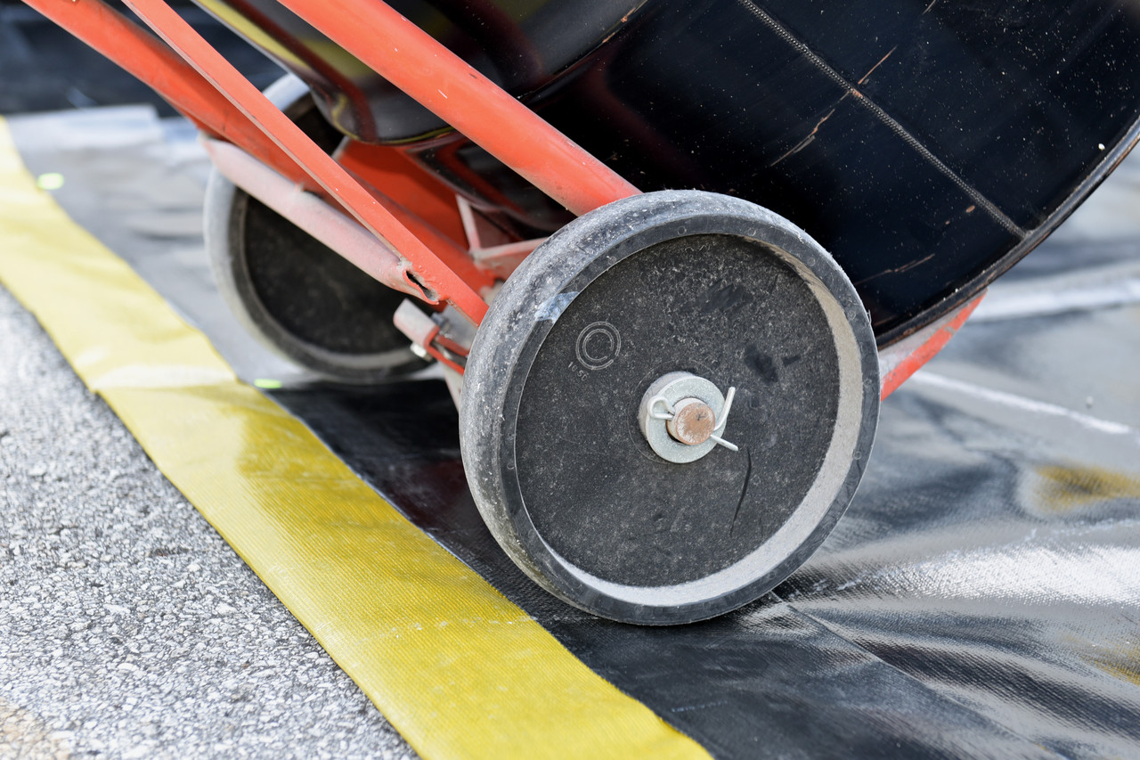 Reinforced Polyethylene Economy Berm - 12' x 12' x 12"