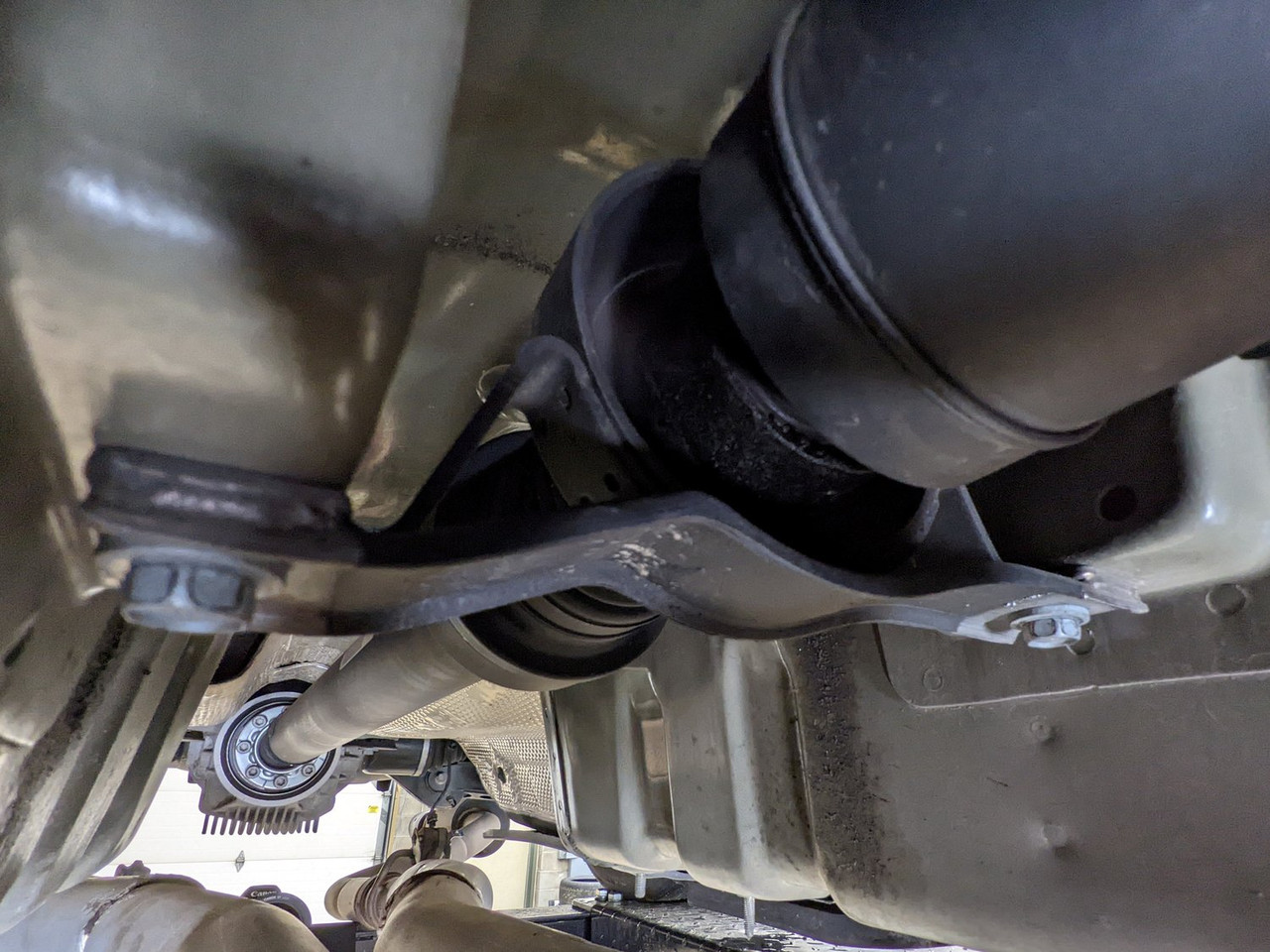 JXB Performance CHR01A0 Driveshaft Center Support Bearing Carrier ...