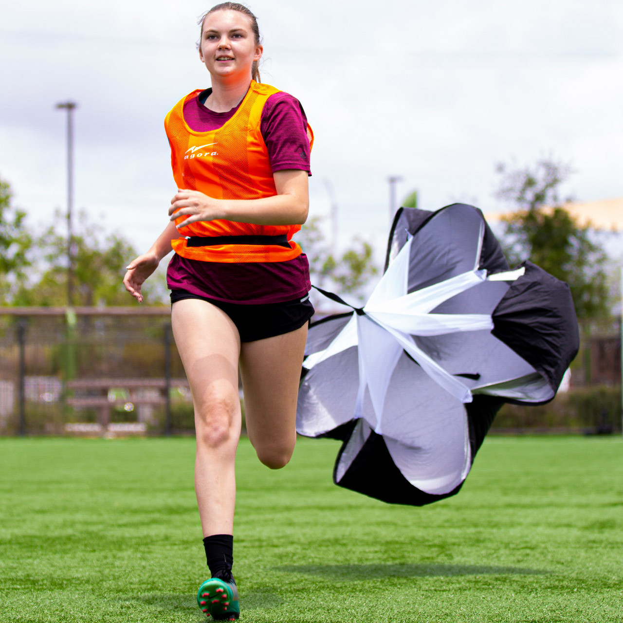 AGORA Soccer Ball Bungee Training Net