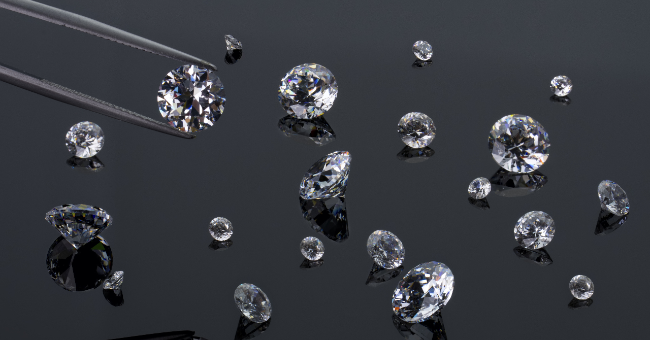 Lab Grown Diamonds vs. Natural Diamonds: The Inside Scoop for Sparkle ...
