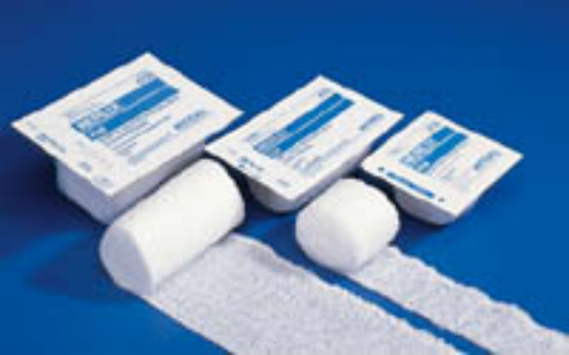 Kendall Kerlix Gauze Bandage Roll, 4.5" x 4.125yd, 6-Ply, Sterile ...