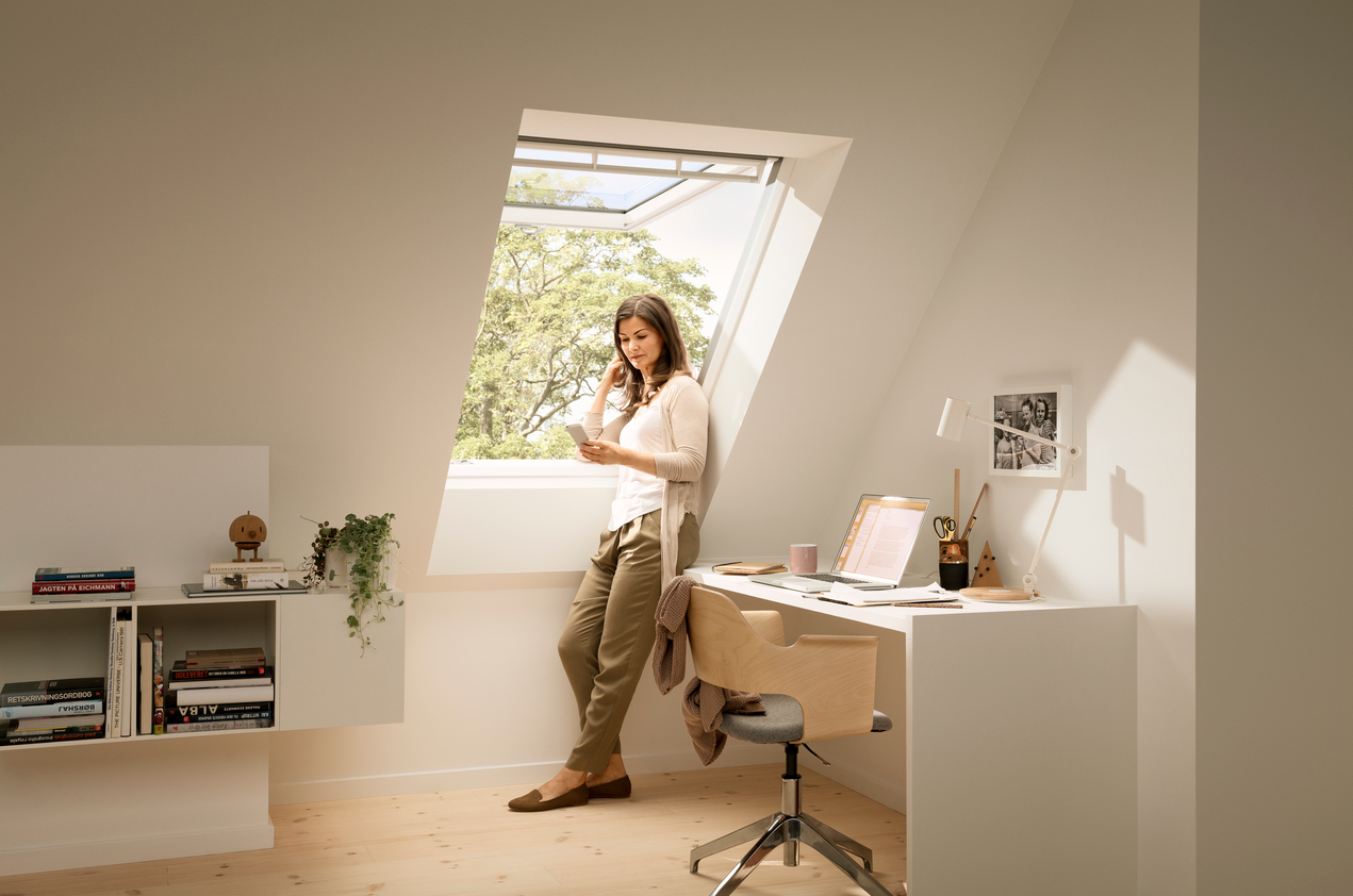 How to operate your VELUX Top-Hung Window - YARD Direct