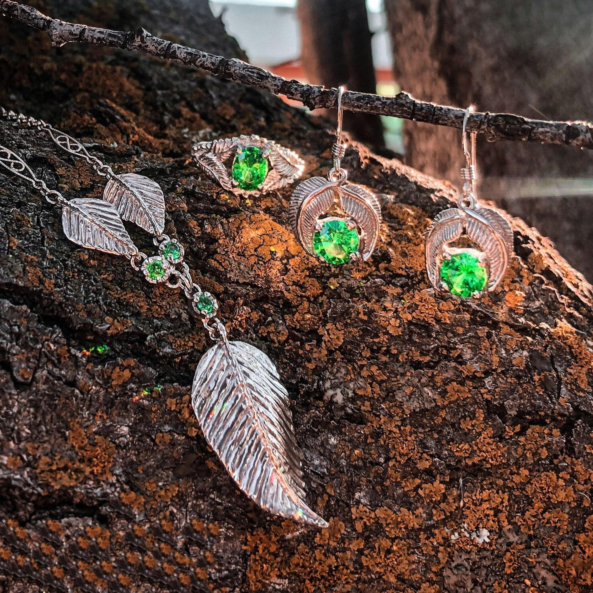 3 Leaf Elven Realms Necklace in Sterling Silver - DaVinci Emporium