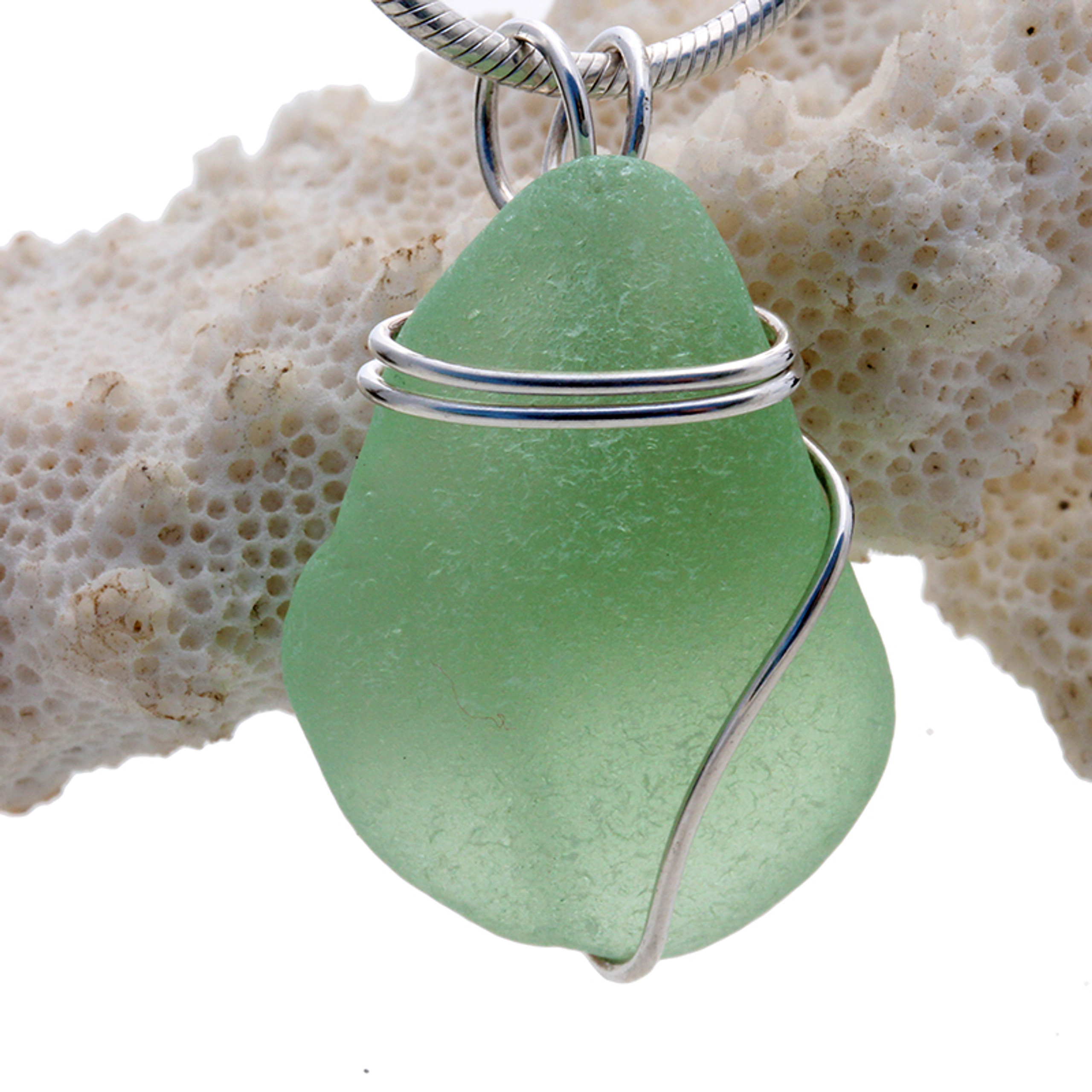 Vivid Seafoam Green Sea Glass In Sterling Basic Beach Setting Pendant