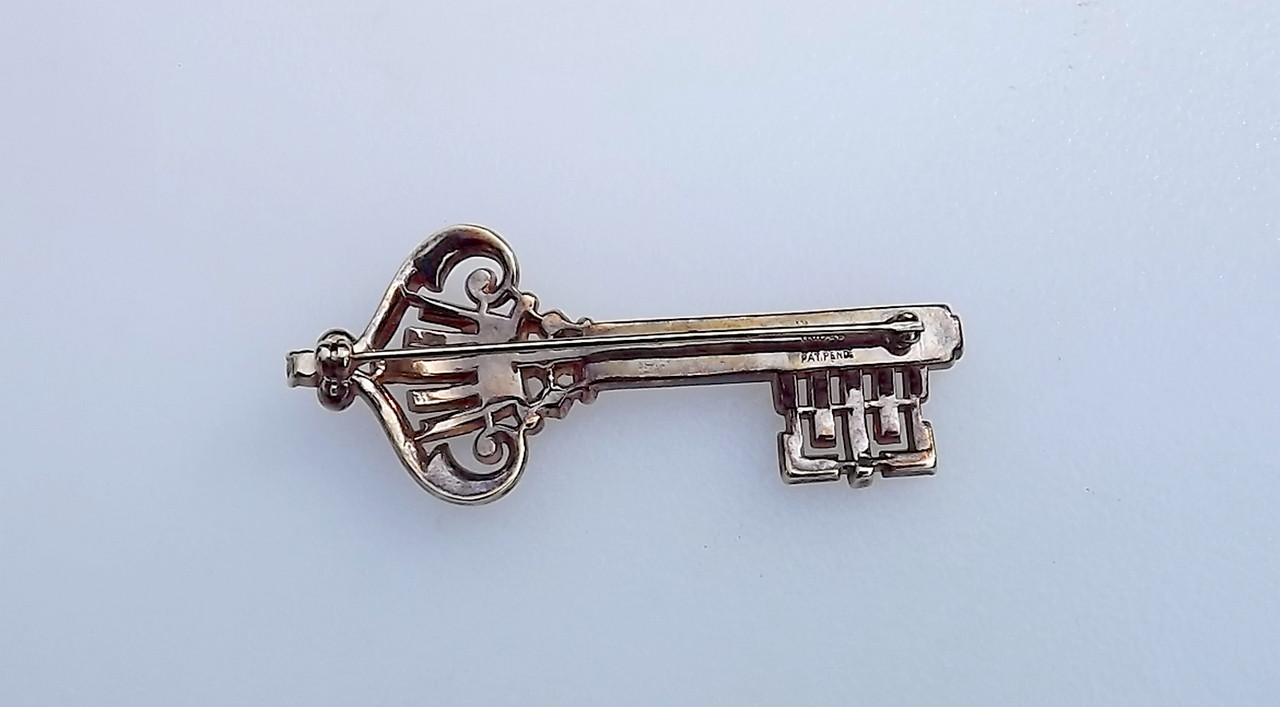 Vintage ALFRED PHILIPPE Crown Trifari Key Shaped Pin 1950 PAT # 159520