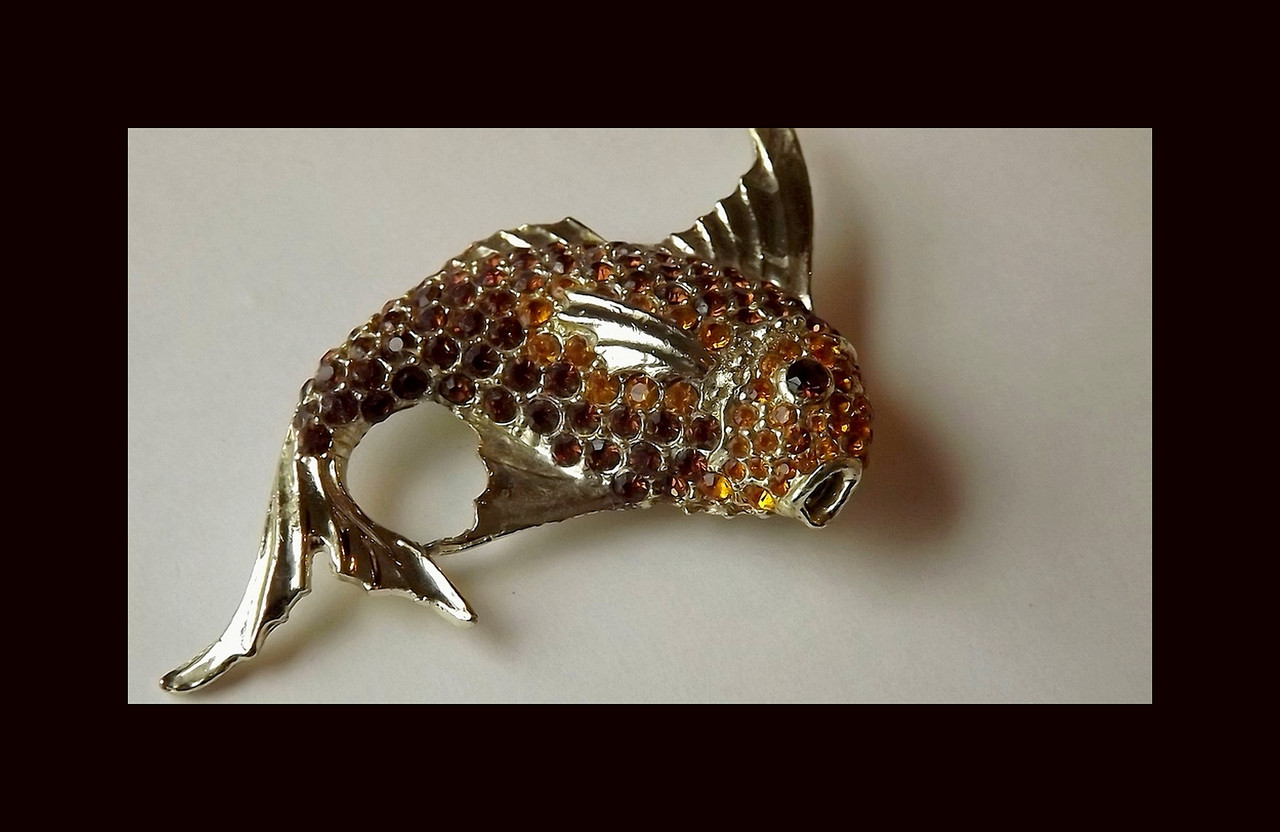 Vintage BIG Rhinestone Jumping Sailfish Pin brooch Ocean Beach