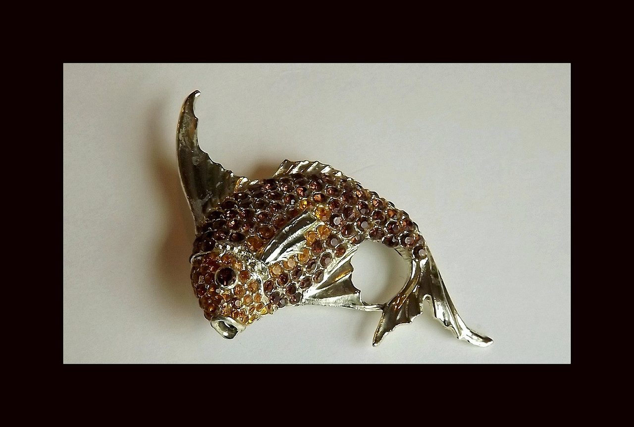 Vintage BIG Rhinestone Jumping Sailfish Pin brooch Ocean Beach