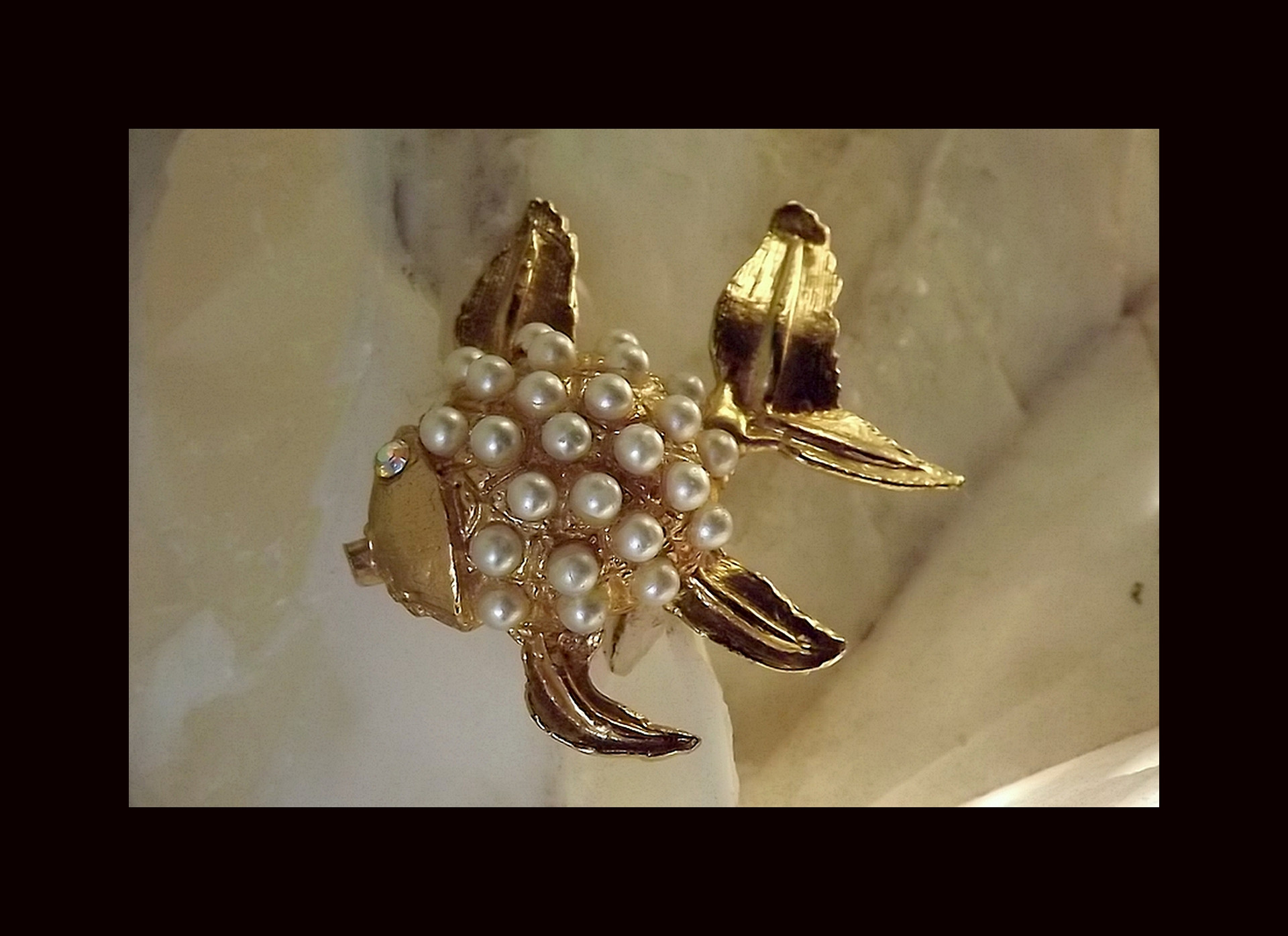 Vintage Weiss Enamel Fish Pin Movable Fin Red Rhinestones Adorable ...