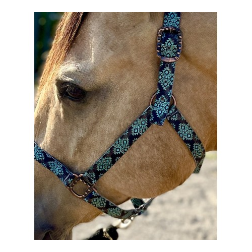 Durable Schulz Equine Nylon Halter – Comfort & Control for Your Horse