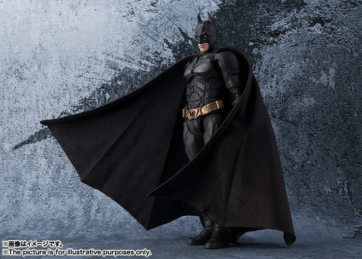 BANDAI S.H.Figuarts BATMAN (The Dark Knight) Action Figure