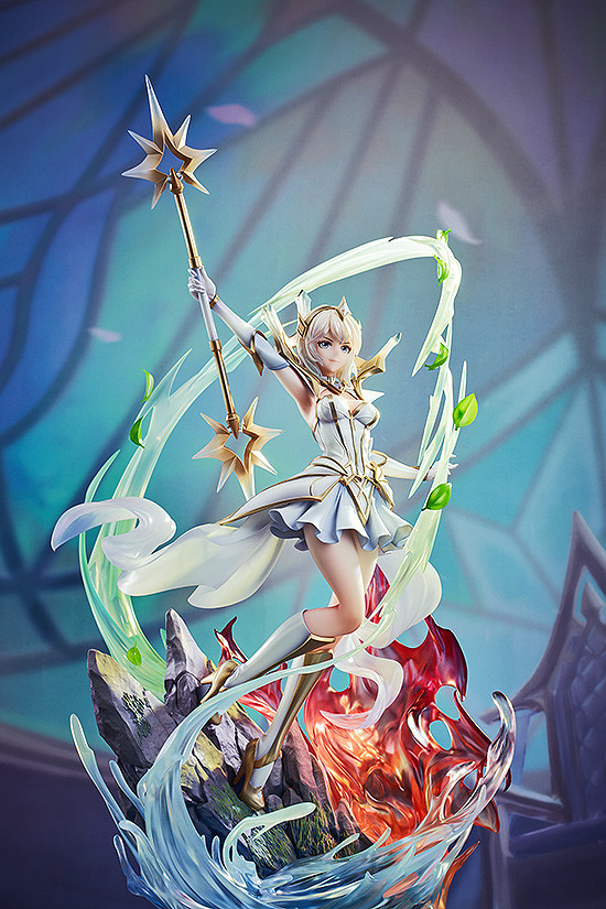 Elementalist Lux (League of Legends) PVC Figure