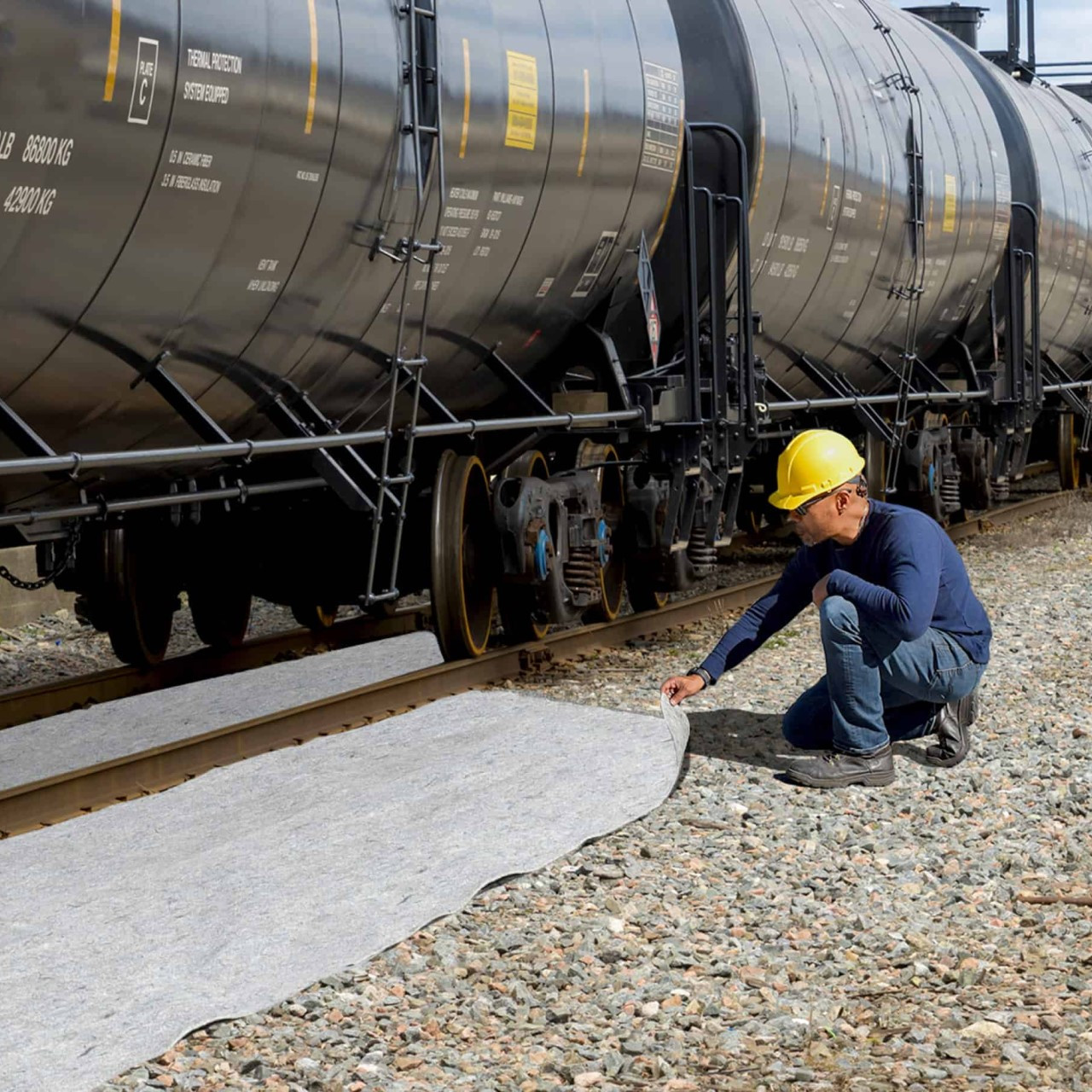 UltraTech International 9314 Reusable Ultra-Rail Mat - 1.5 Gallons per ...