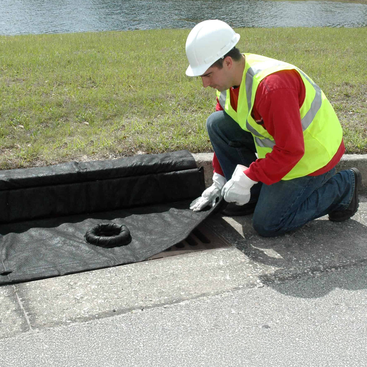 UltraTech Ultra-Inlet Guard Plus Storm Drain Filter - Curb-Style, 36 x ...