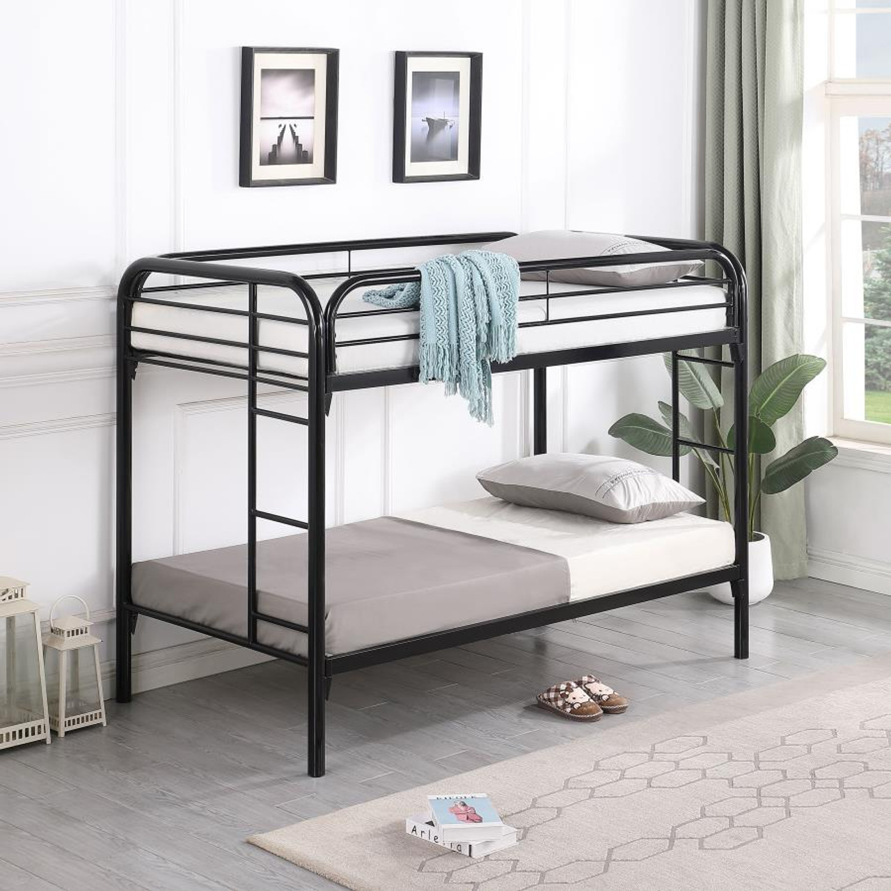 Tubular bunks store