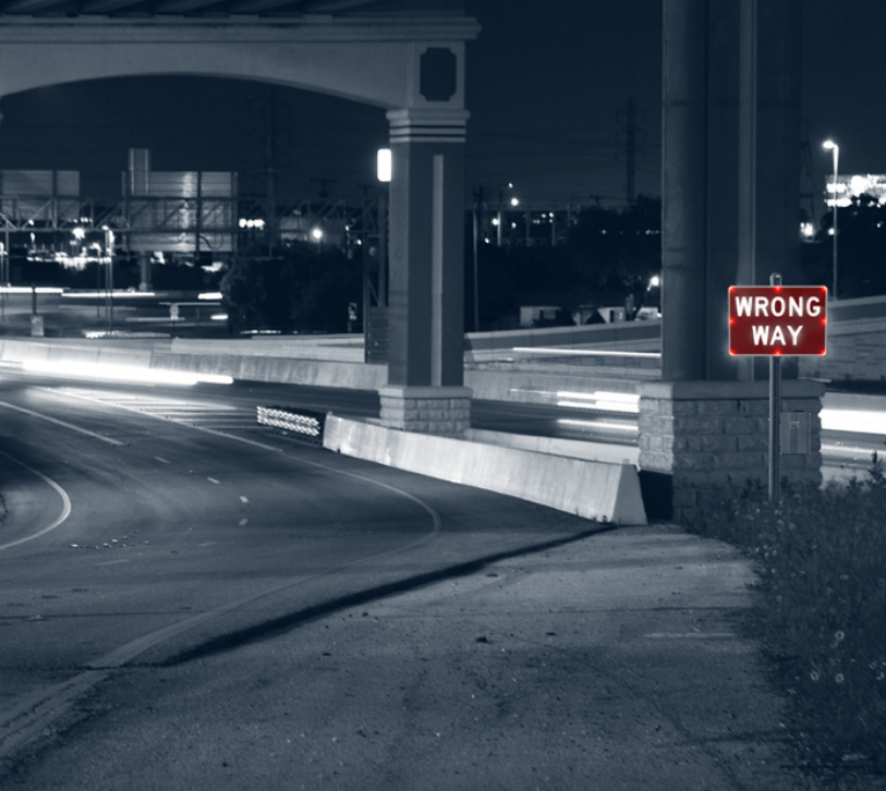 LegendViz™ LED Wrong-Way Sign (R5-1A)