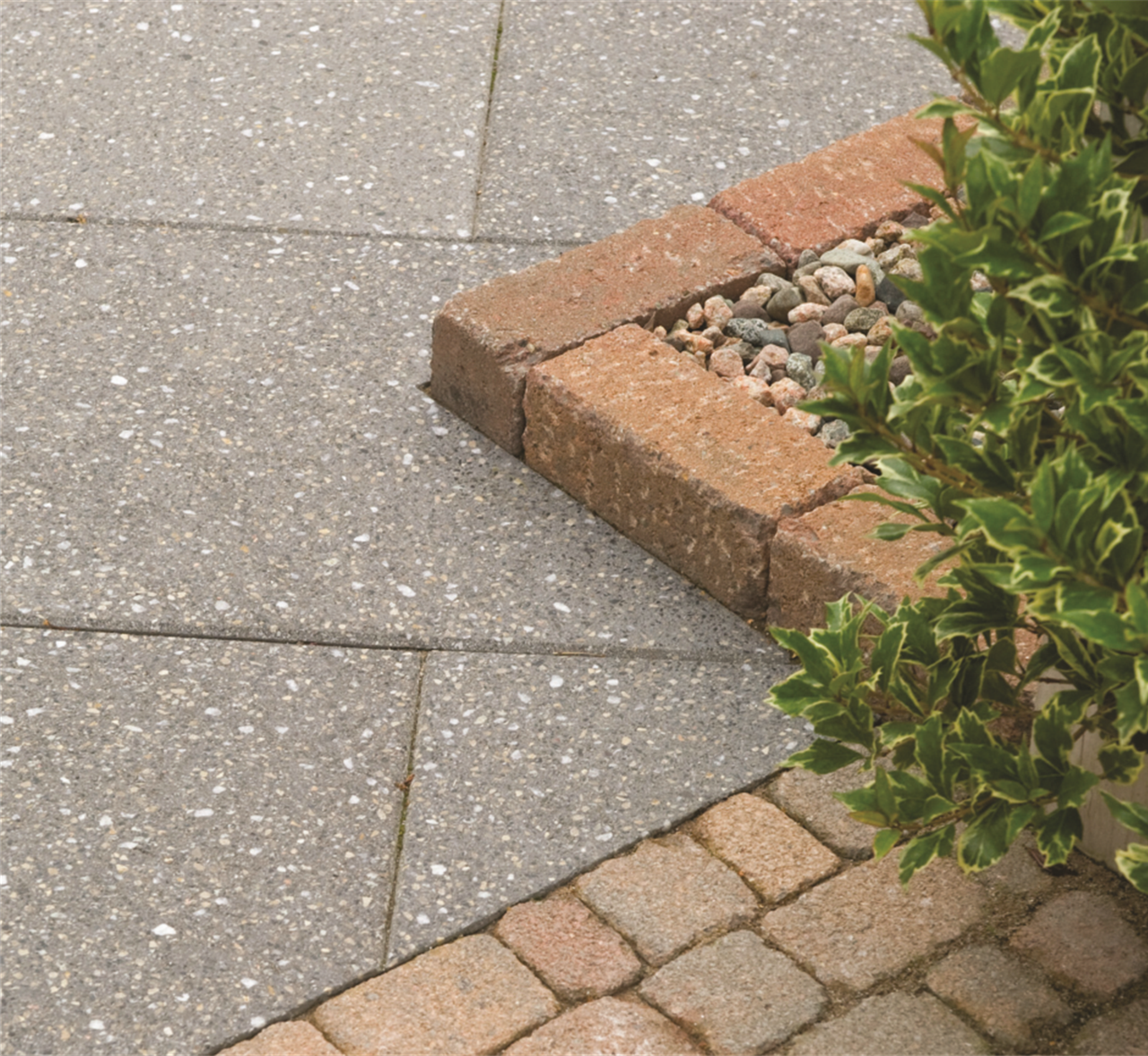 AG Milestone Kerb Cashel 200 x 150 x 80mm