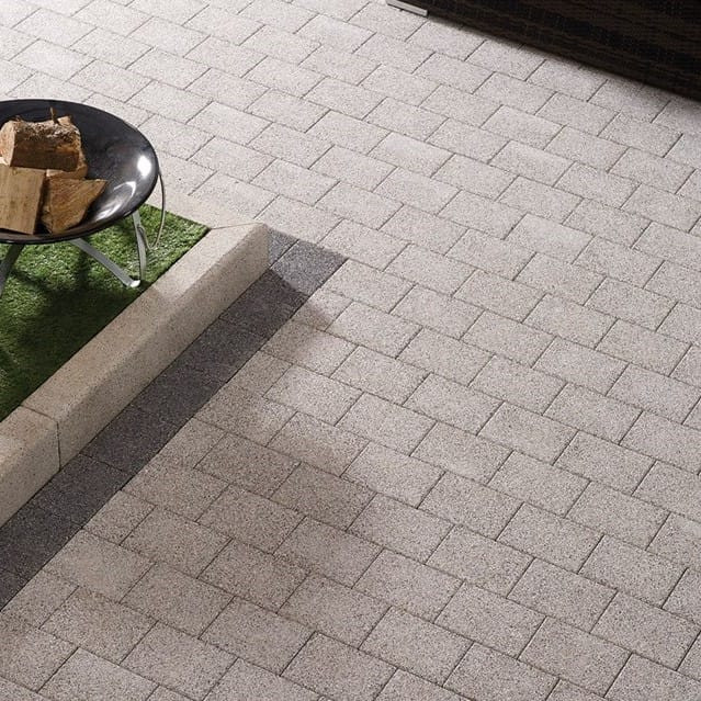 AG Plaza Paving Salt 200x150x50mm (per m2)