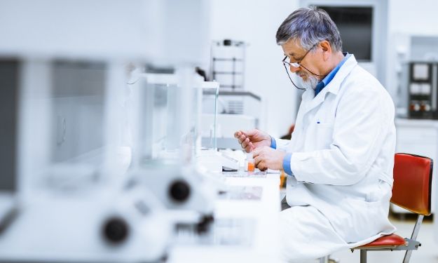 Common Lab Dangers and How to Avoid Them - USA Lab