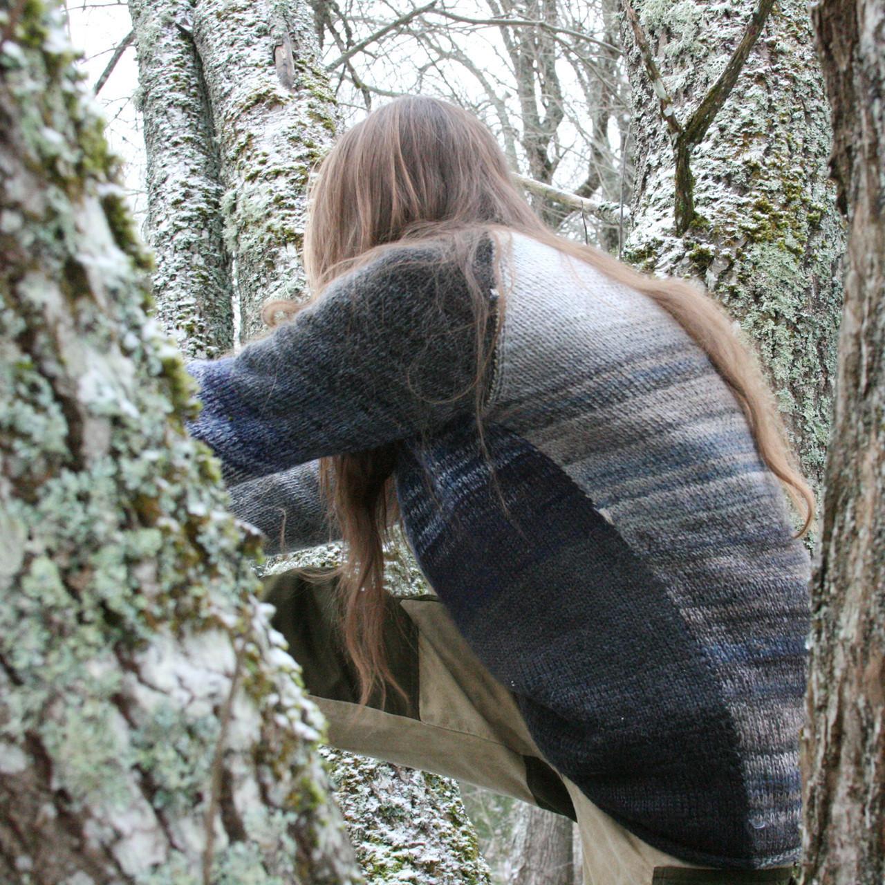SOLD - Altai Rain Raglan pullover Sweater L - Wrapture by Inese