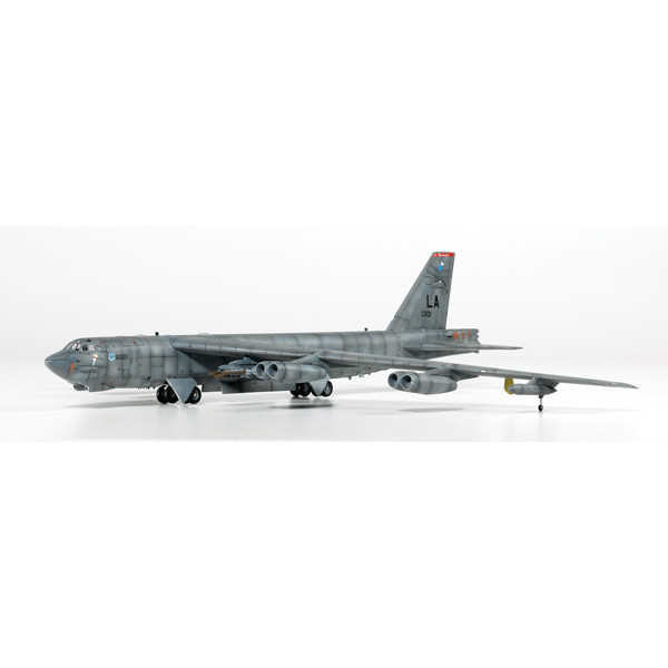 B-52 Stratofortress 1/144 Kit | Historic Aviation - The #1 Source For ...