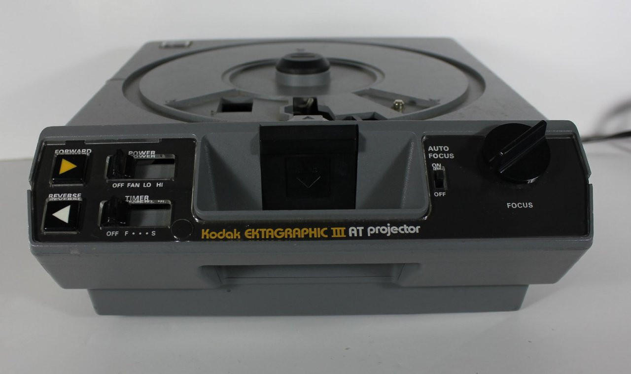 Kodak Ektagraphic III ATS Slide Projector (35mm, Autofocus, Timer ...