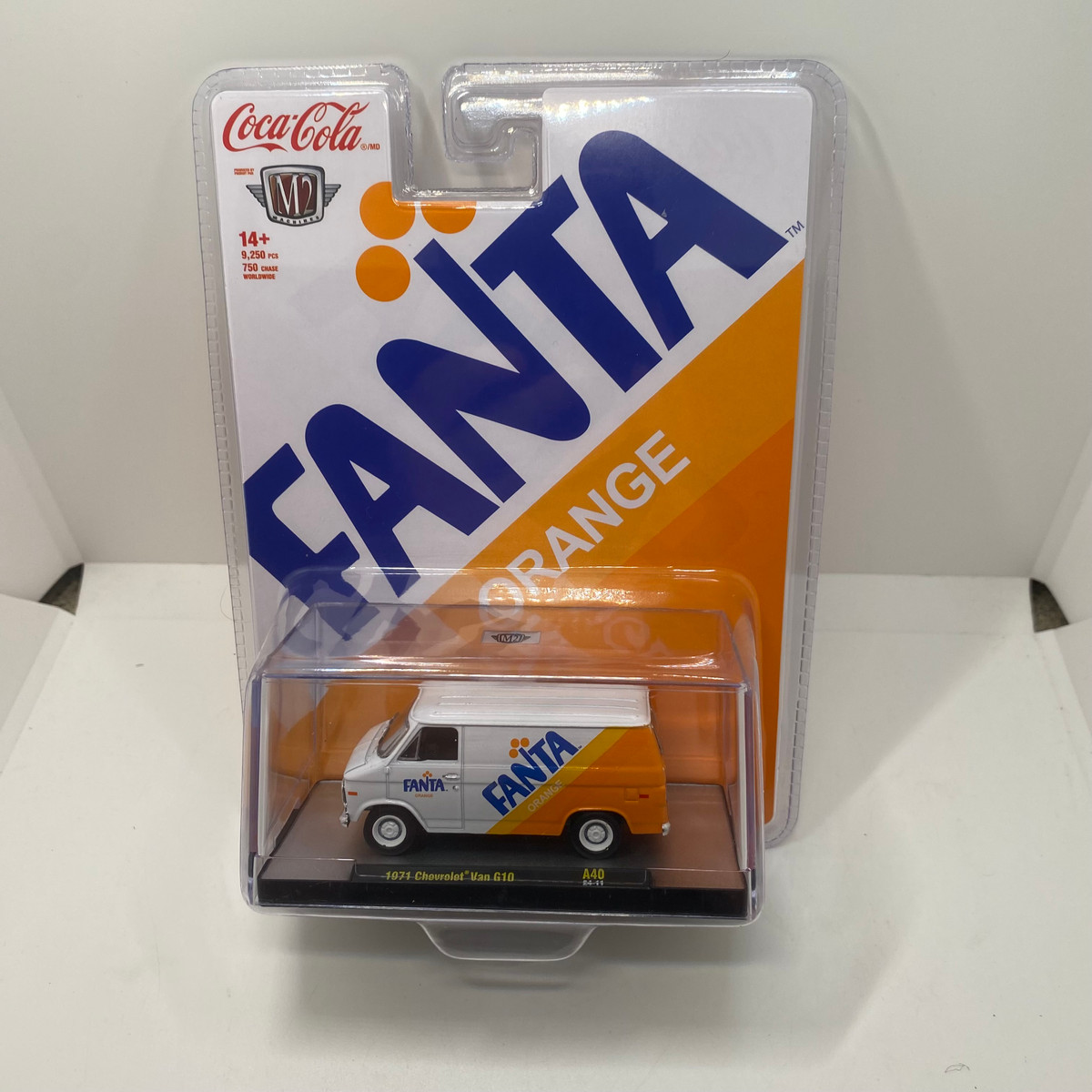 M2 Machines Fanta 1971 Chevrolet Van G10 Release A40 - Kev's Diecast ...