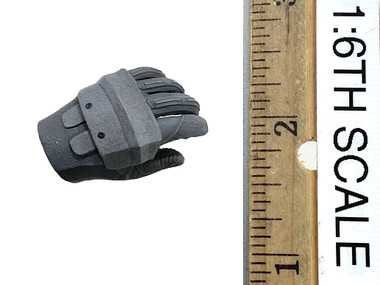 Dune (2021): Duke Leto Atreides - Left Armored Relaxed Hand - Toy Anxiety