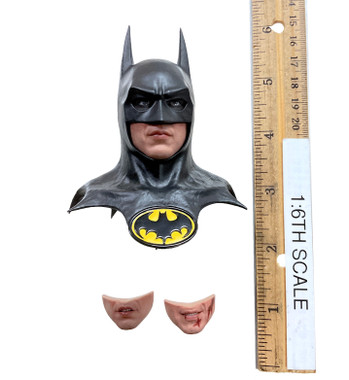 The Flash (2023): Batman (Deluxe Version) - Head w/ Cowl Swappable Face ...