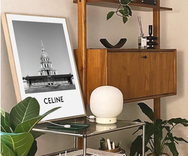 How to protect your canvas with a floating frame - Custom Canvas Online