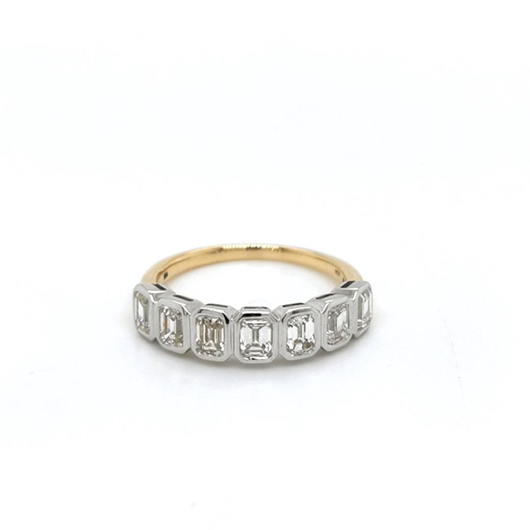 18ct Yellow Gold 1.05ct Emerald Cut Diamond 7 Stone Rub Over Ring
