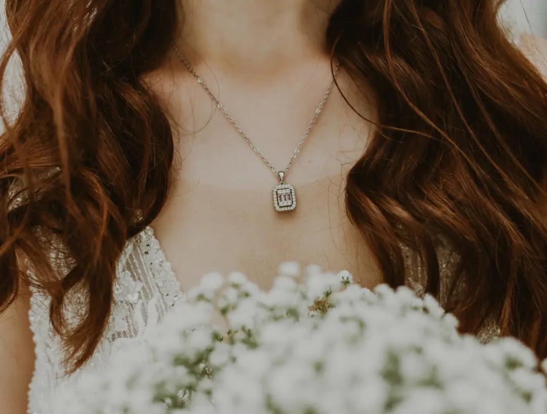 Moissanite Chain vs Diamond Chain: Which Sparkles Best for You ...