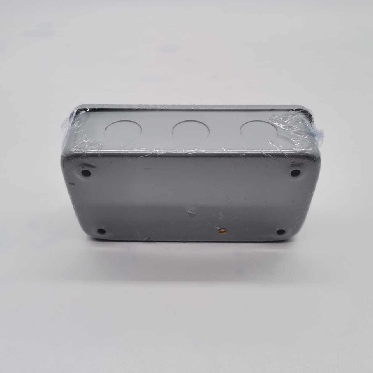 M&E 13amp 2gang double metal switched socket - Goldunited Sdn Bhd