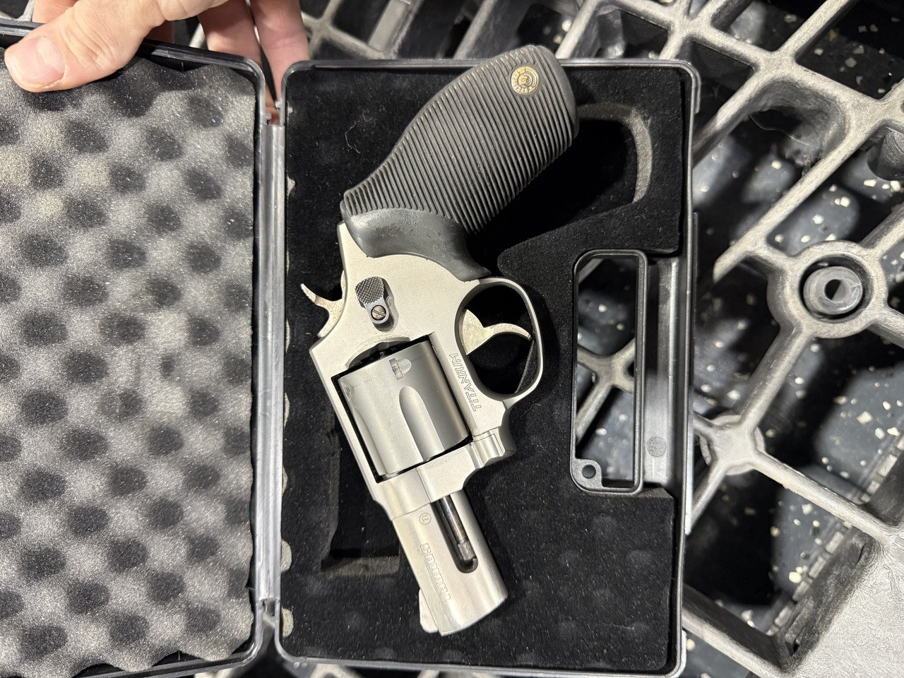 USED Taurus 415 41 Magnum Titanium Snub Nose Ported Revolver ...