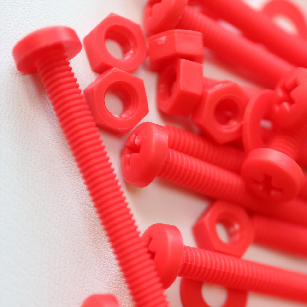 160 x Red M3, M4, M5, M6, M8 - Philips Pan Head Screws Polypropylene ...