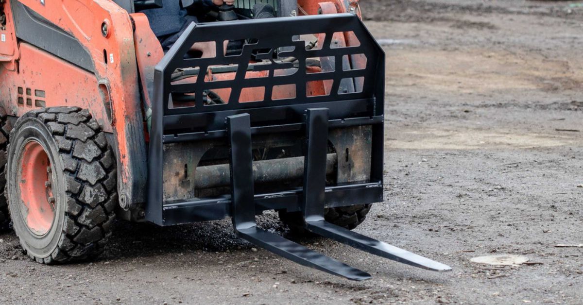 Choosing Quick-Attach Pallet Forks for Your Fleet - Express Steel