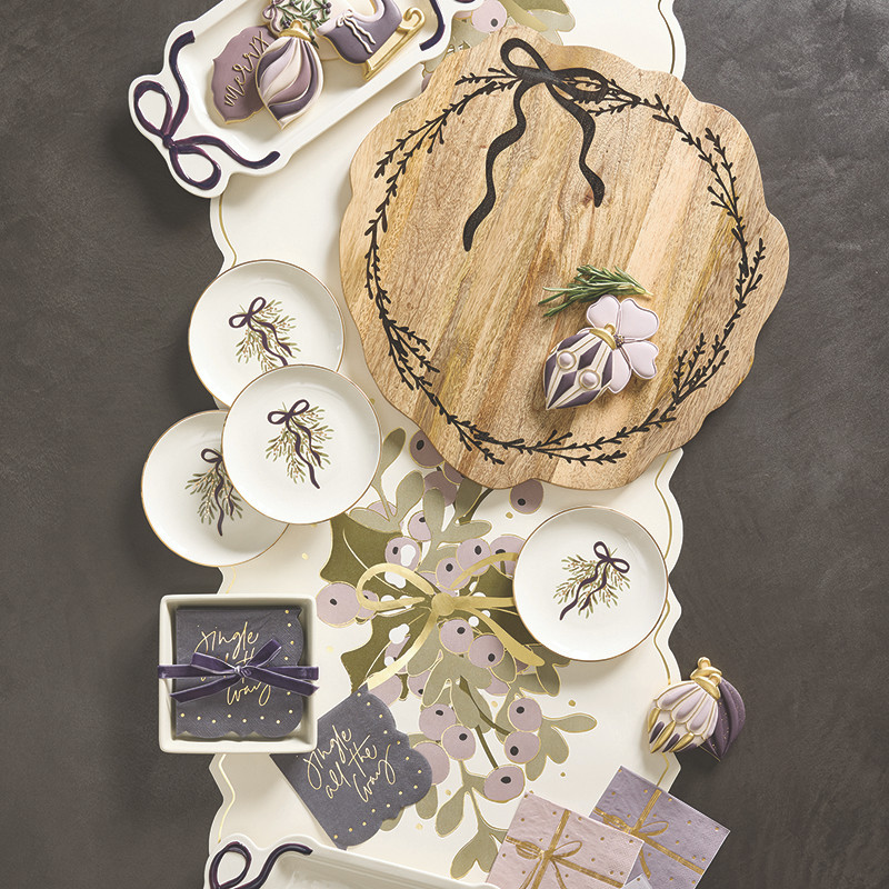 Engraved Wreath Wood Board - [Consumer]Santa Barbara Design Studio