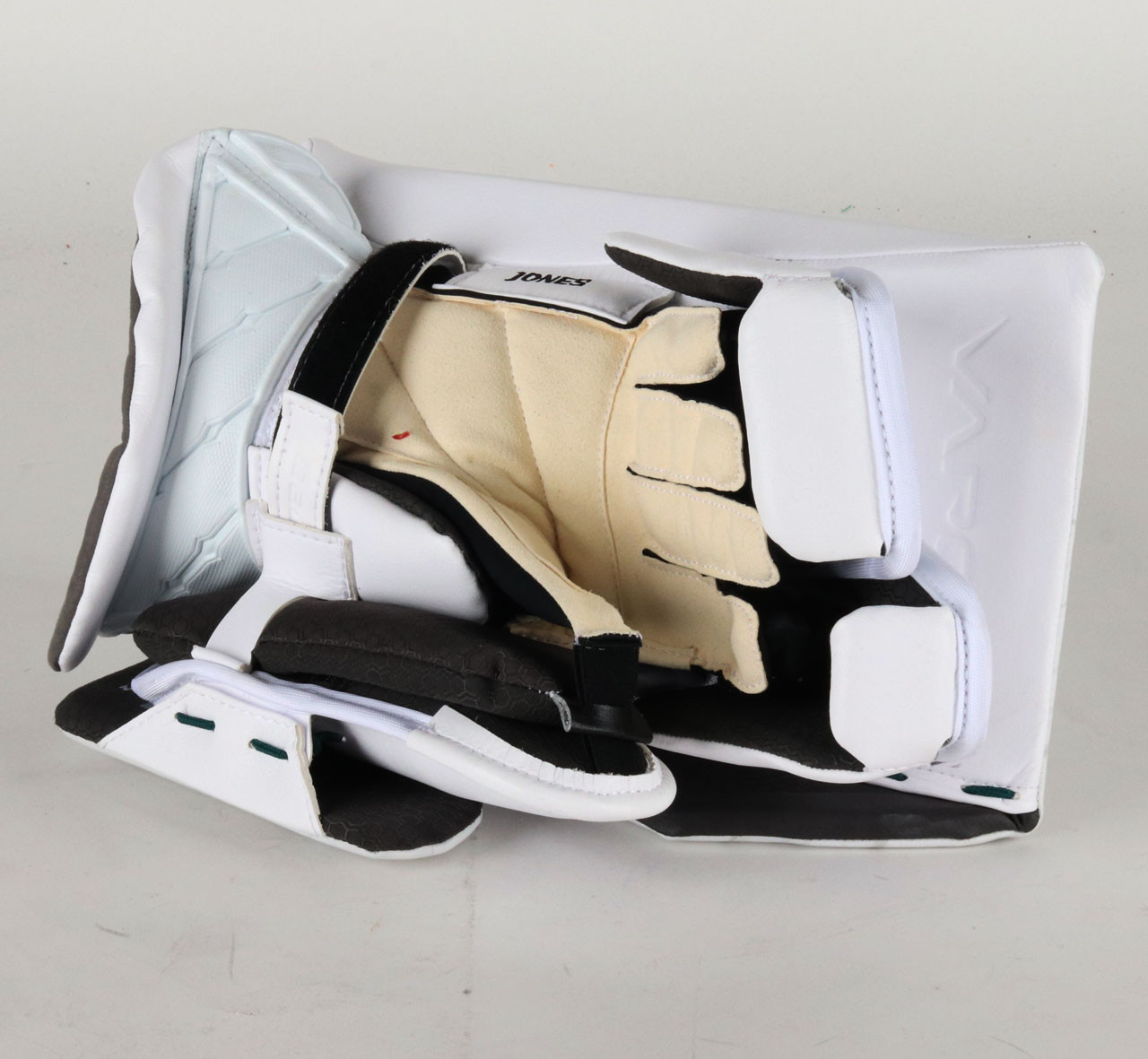 Regular - Bauer Vapor Hyp2rLite White Blocker - Hunter Jones Iowa Wild ...