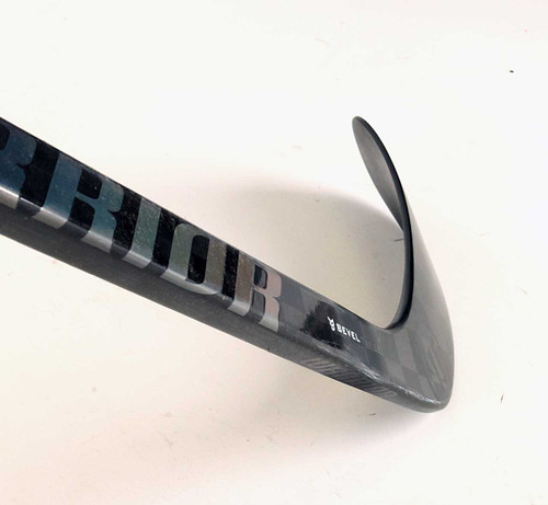 Right - Nathan MacKinnon Alpha LX2 Pro 'Dressed as Novium 2 Pro' 100 ...