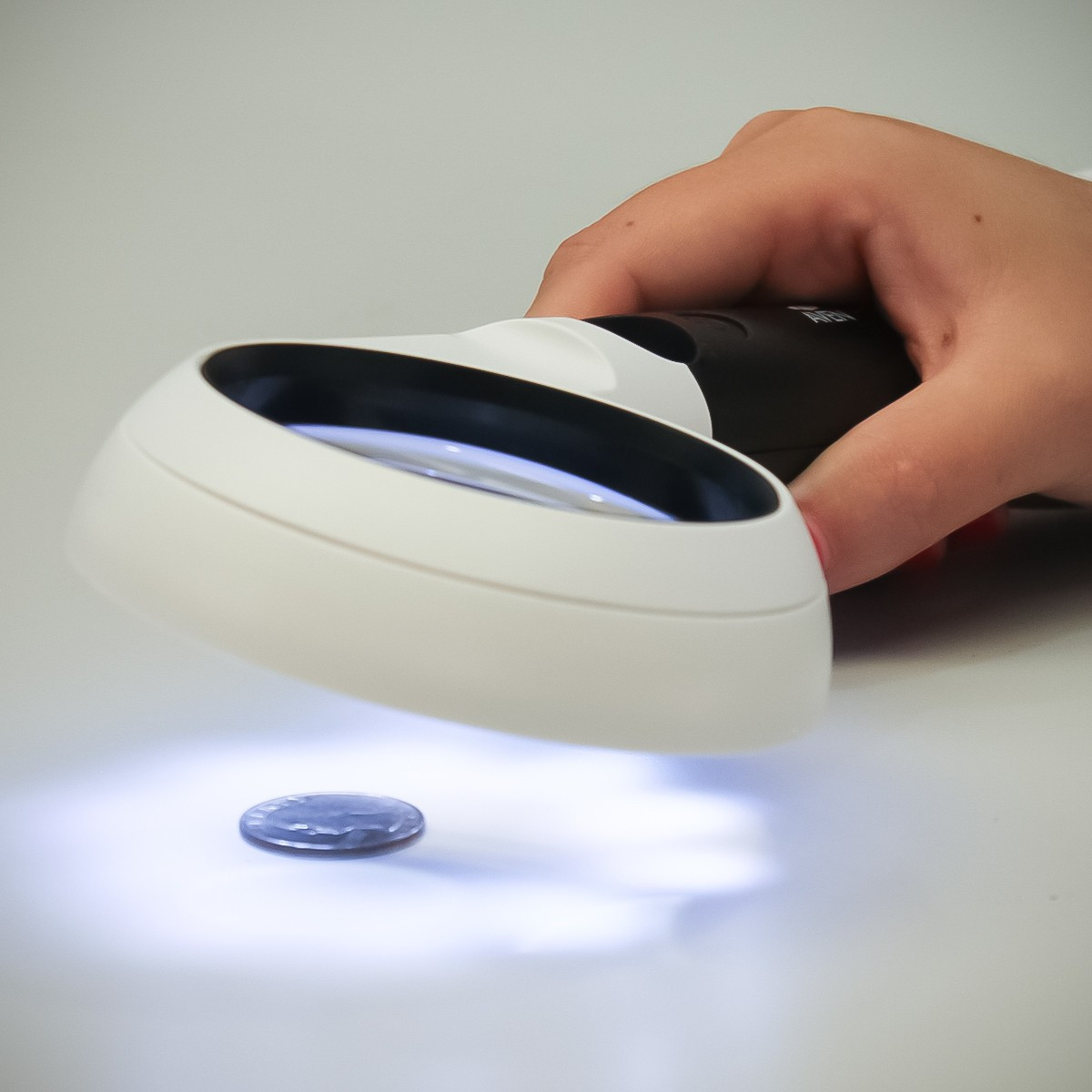Hand Held Magnifier 5X/20x with LED Light