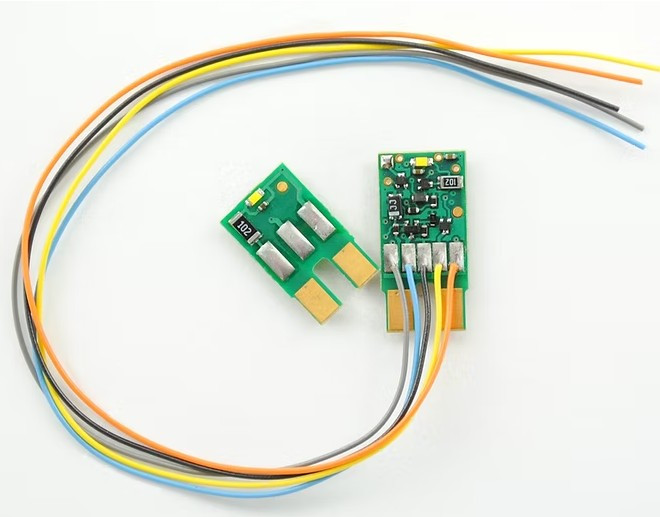 Train Control Systems (TCS) 1286 - CN-GP Drop-in Decoder - N Scale ...