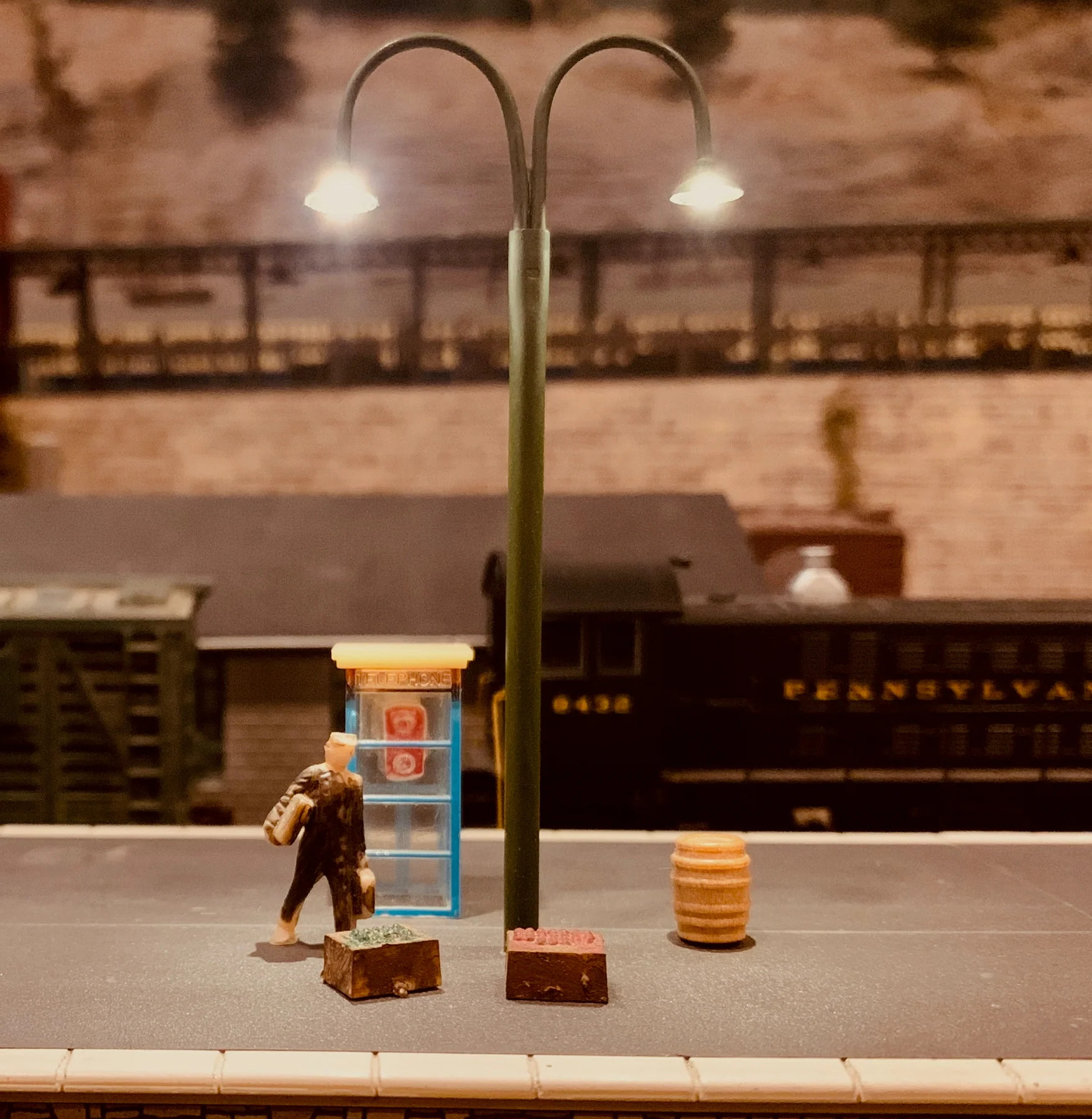 Model Train Lighting | Midwest Model Railroad