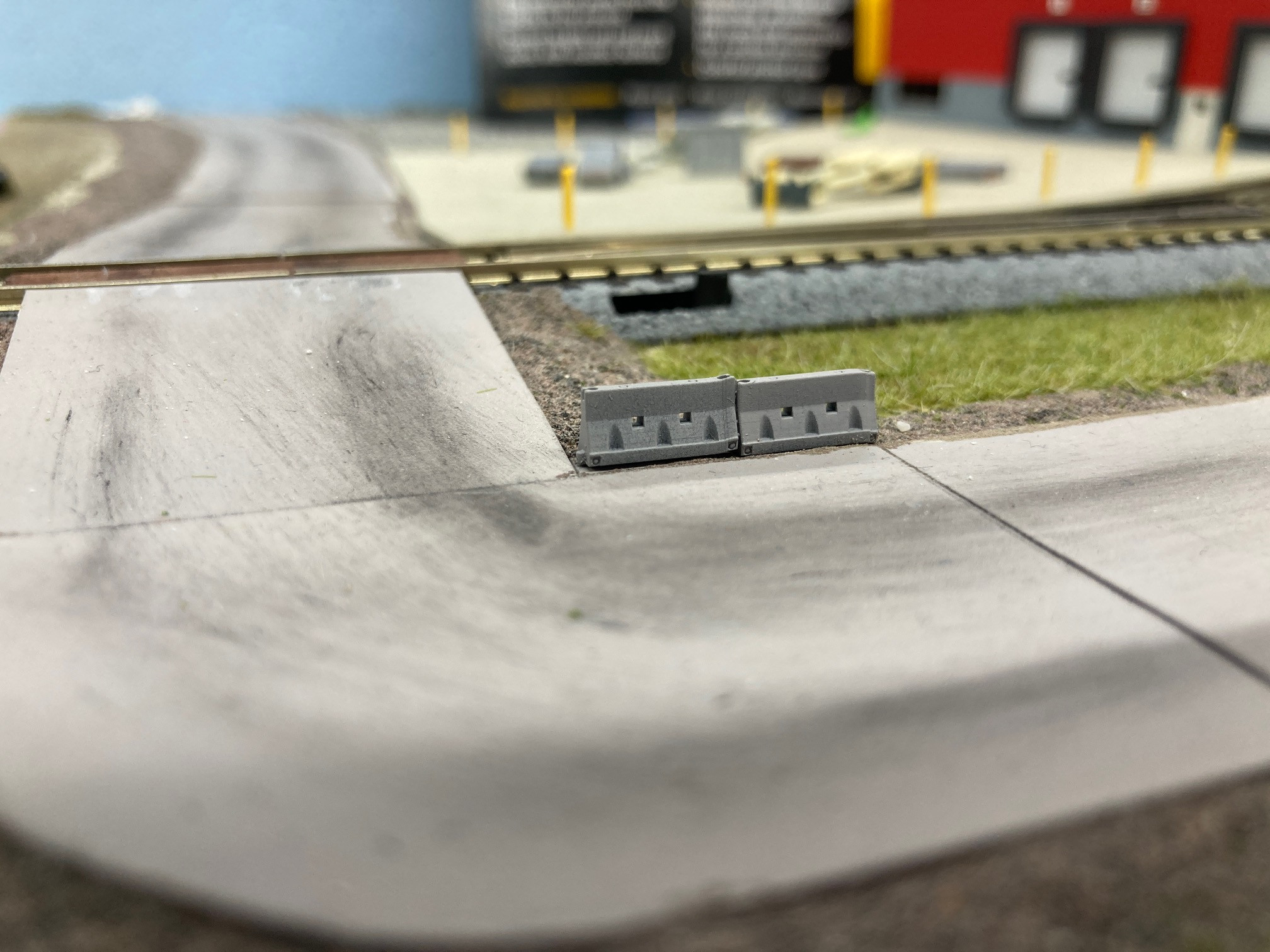 Jackson Railcar H82044 - K Rail Barrier (8 pck) - HO Scale - Midwest ...