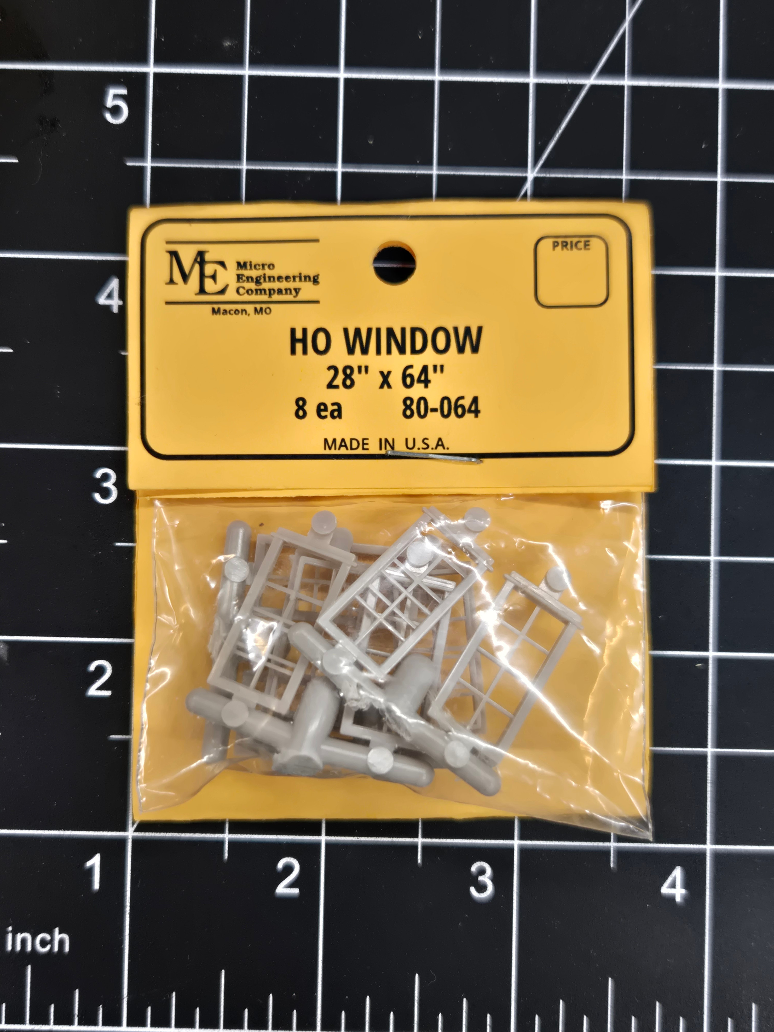 Micro Engineering 80-064 - Windows 28" X 64" 8 pane (8) - HO Scale ...