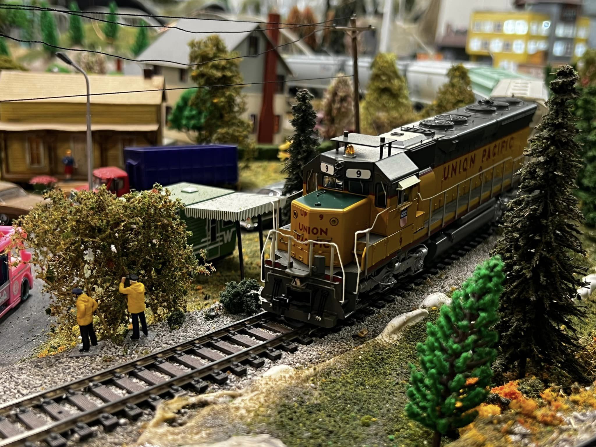 Exploring Model Railroad Scenery: Creating Realistic Miniature Worlds ... Exploring Model Railroad Scenery: Creating Realistic Miniature Worlds ...