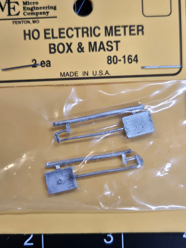 Micro Engineering 80-164 - Electric Meter Box and Mast (2) - HO Scale ...