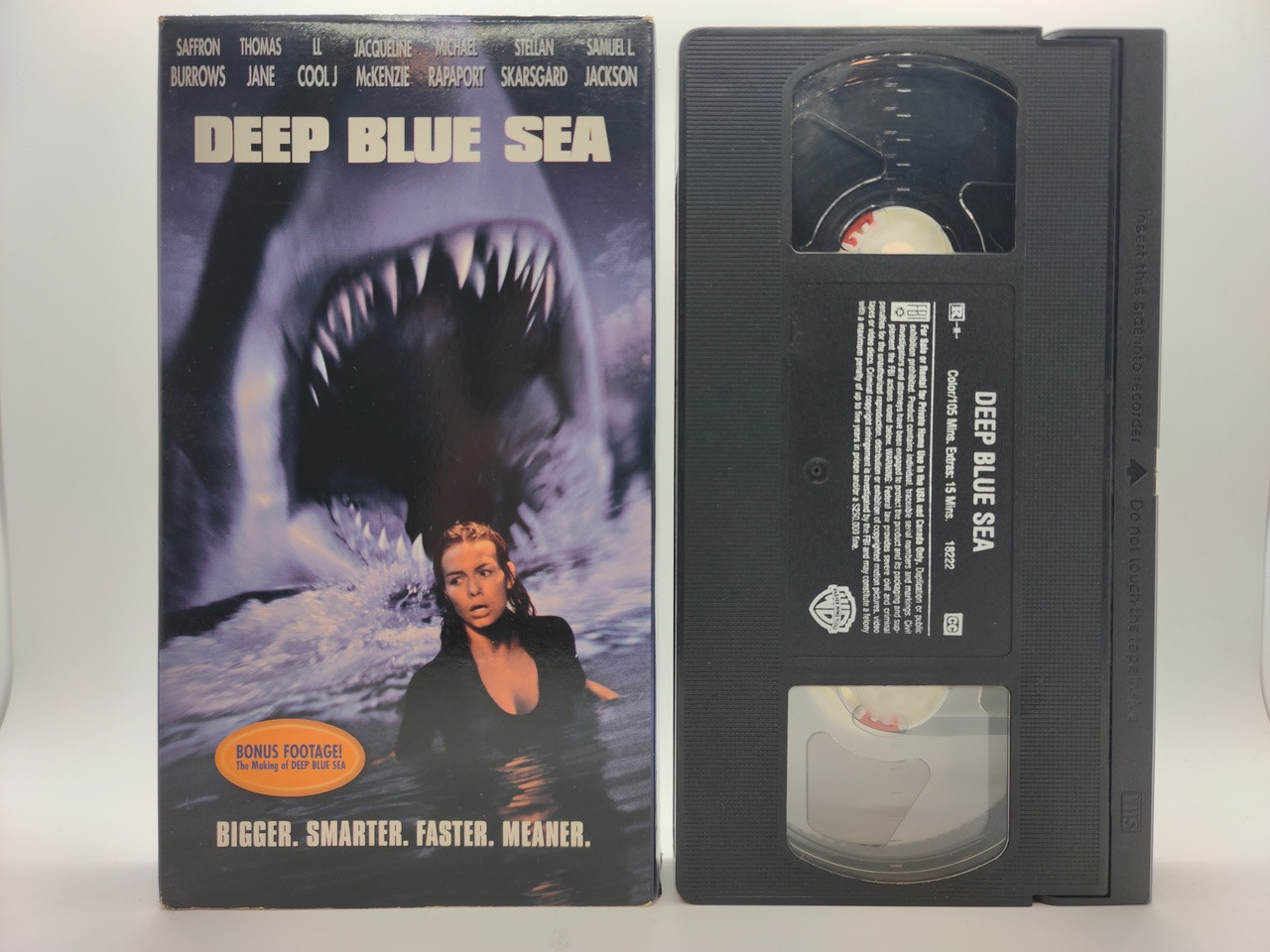 Deep Blue Sea 1999 VHS Tape (Used)