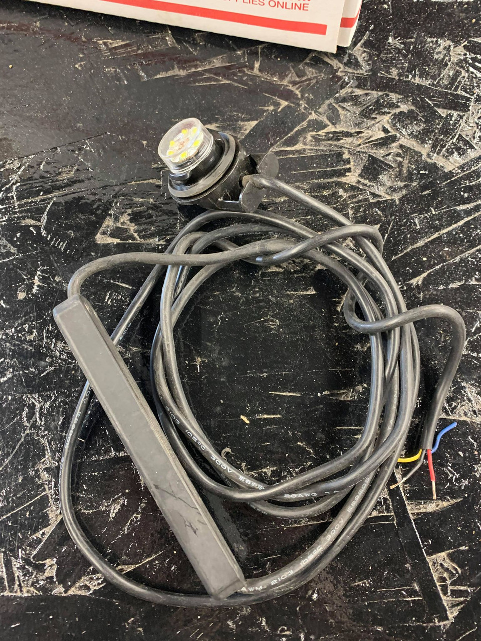 WHITE TWIST LOCK Code3 HIDE-A-BLAST LED Hideaway 6led - J. Perry Lighting