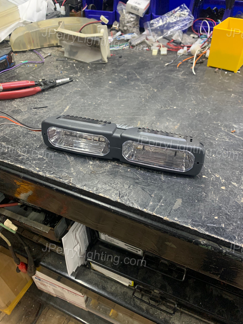 Whelen Avenger Dual Head SYNC AMBER AVNS2AA 4 wire