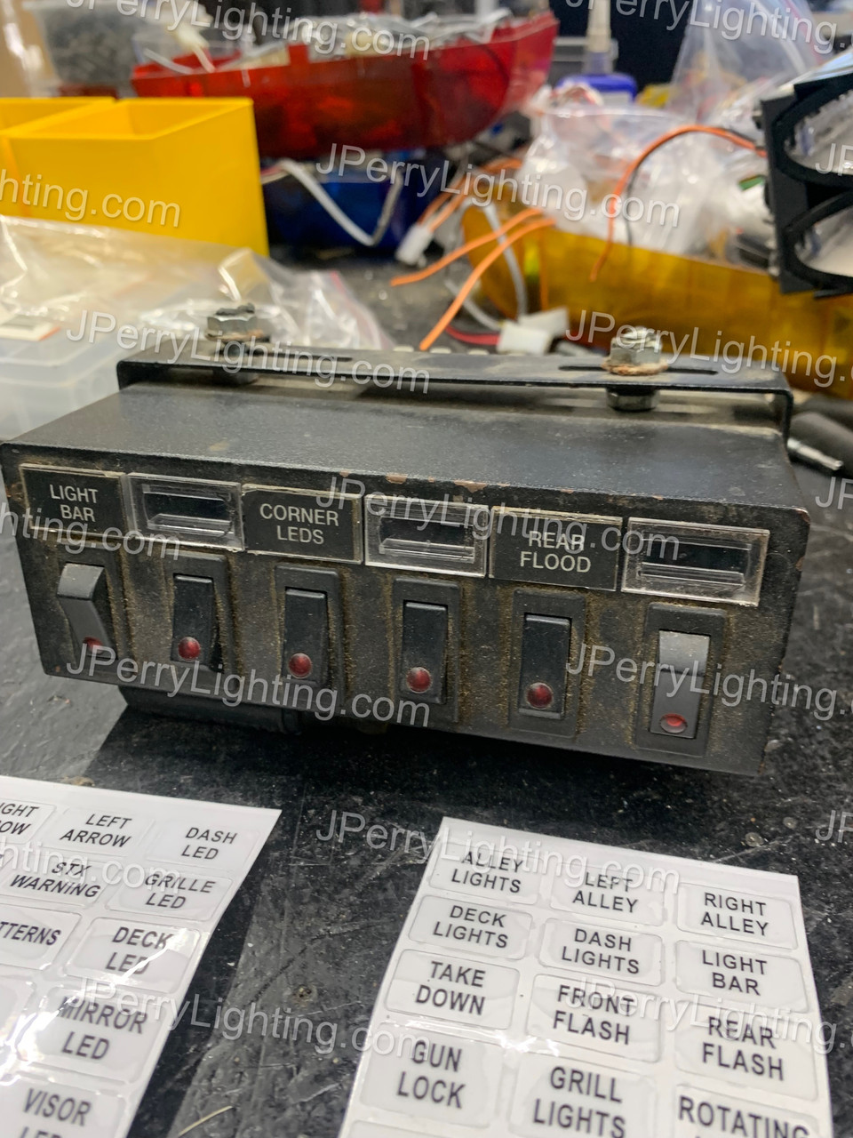 6 Switch Box LOT 1770